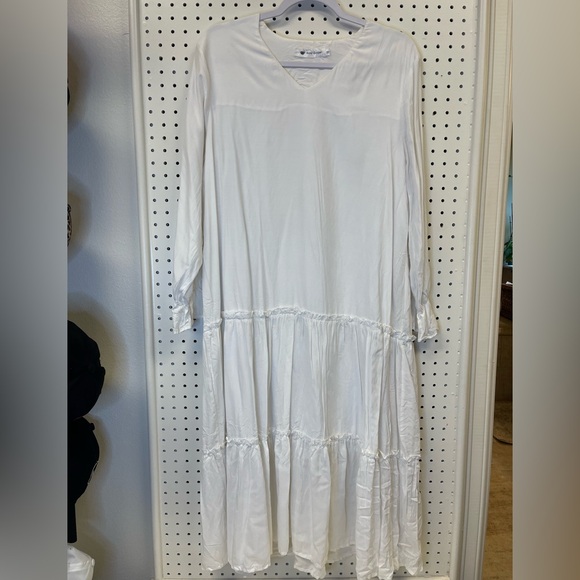 Wild Ginger | Dresses | White Tiered Ruffled Long Sleeve Sundress ...